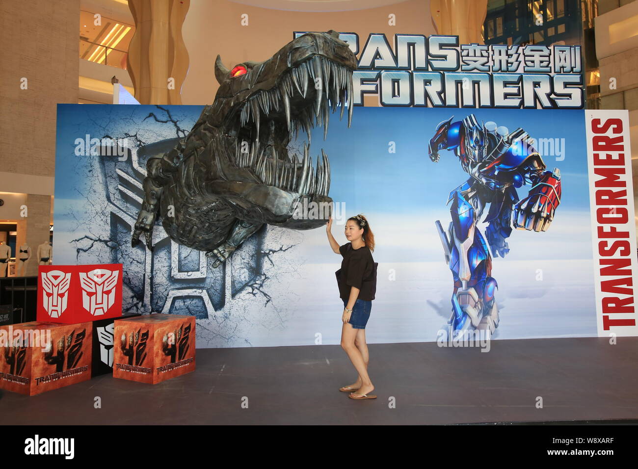 Transformers poster hi-res stock photography and images - Alamy