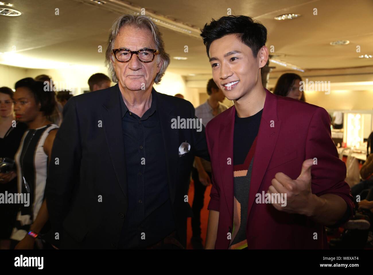 Paul smith singer hi-res stock photography and images - Alamy