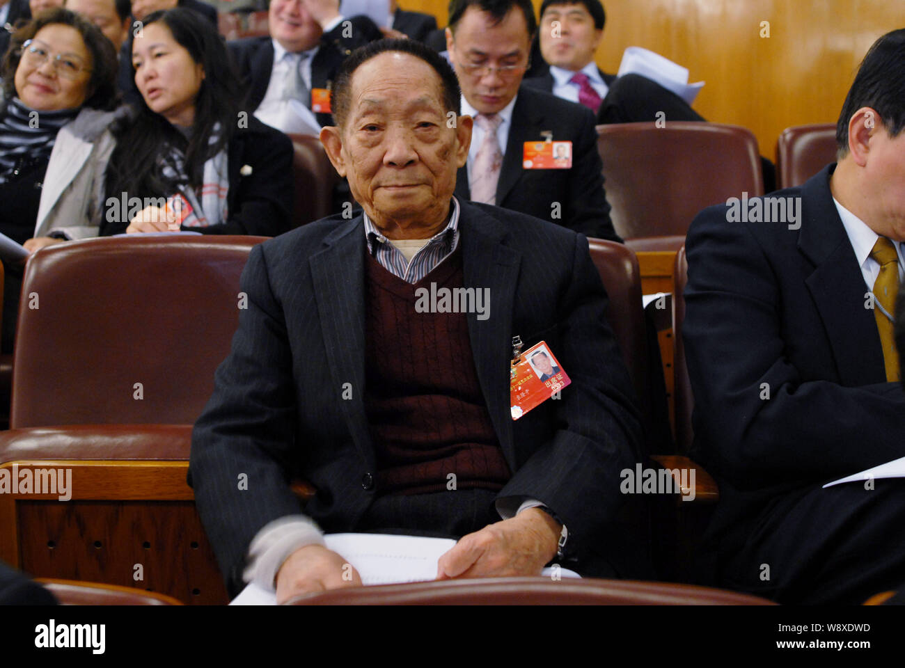 --FILE--Chinese scientist Yuan Longping, front center, known as the ...