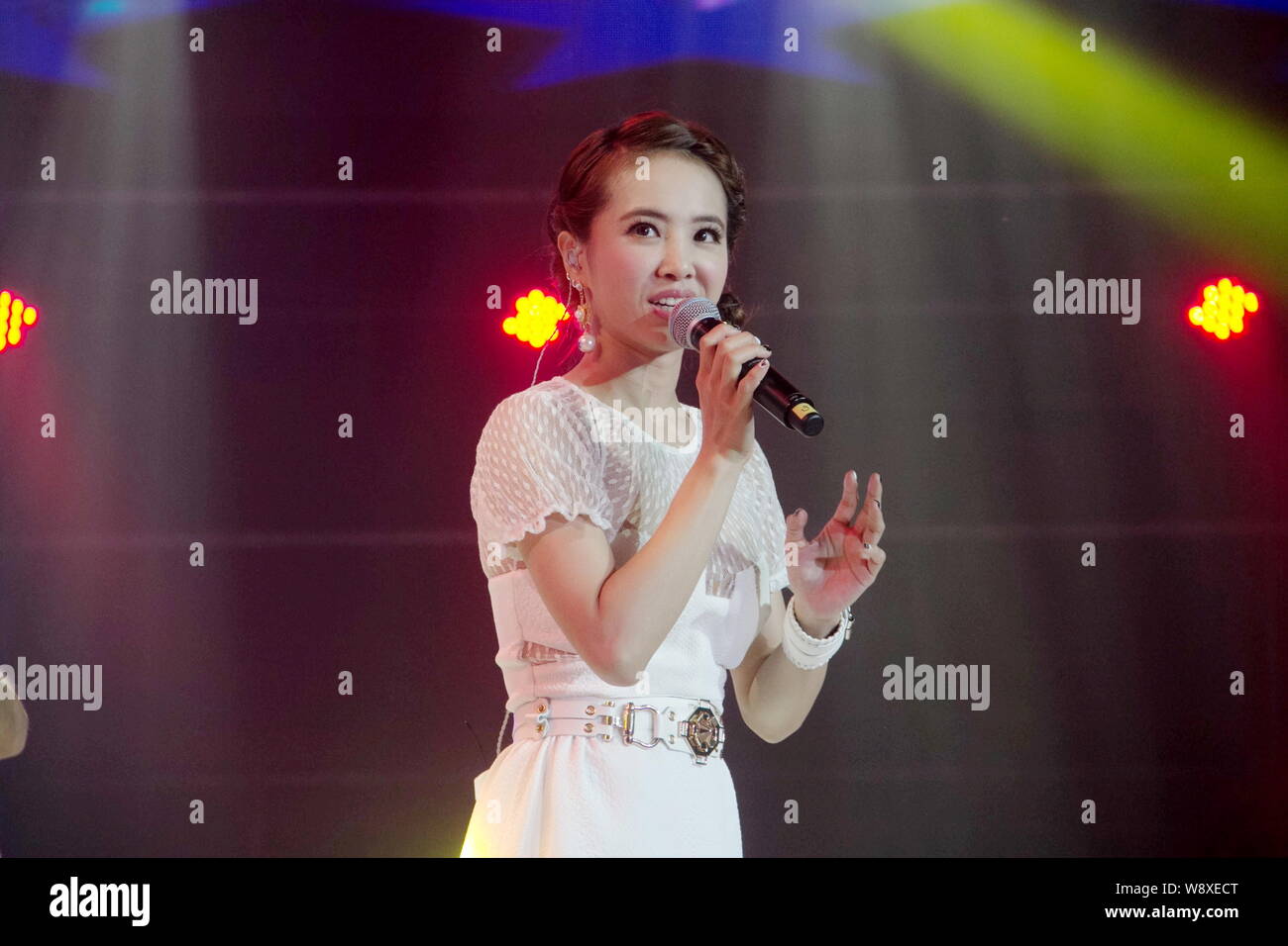 Star chinese korean hi-res stock photography and images - Alamy