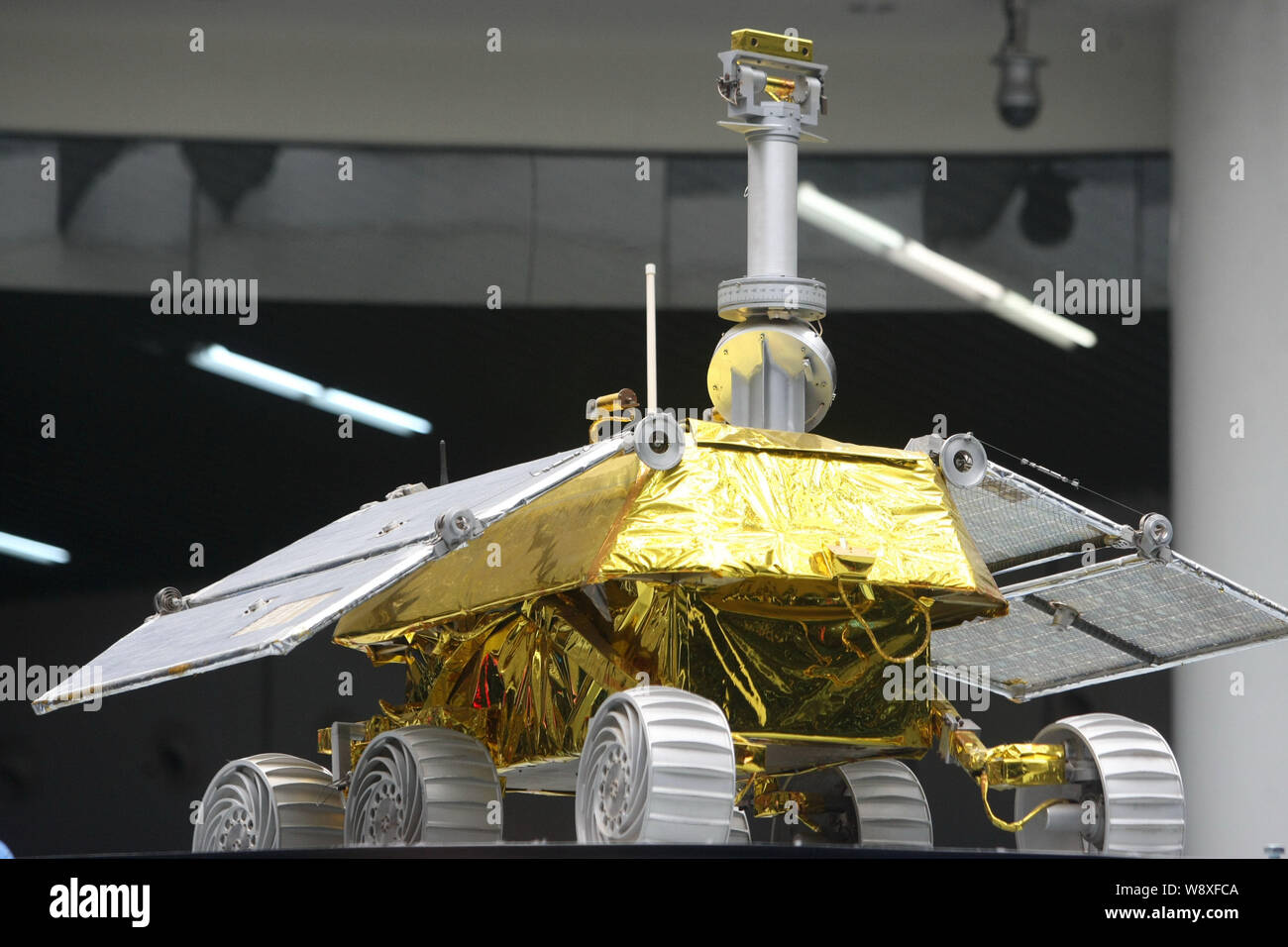 China moon rover hi-res stock photography and images - Alamy