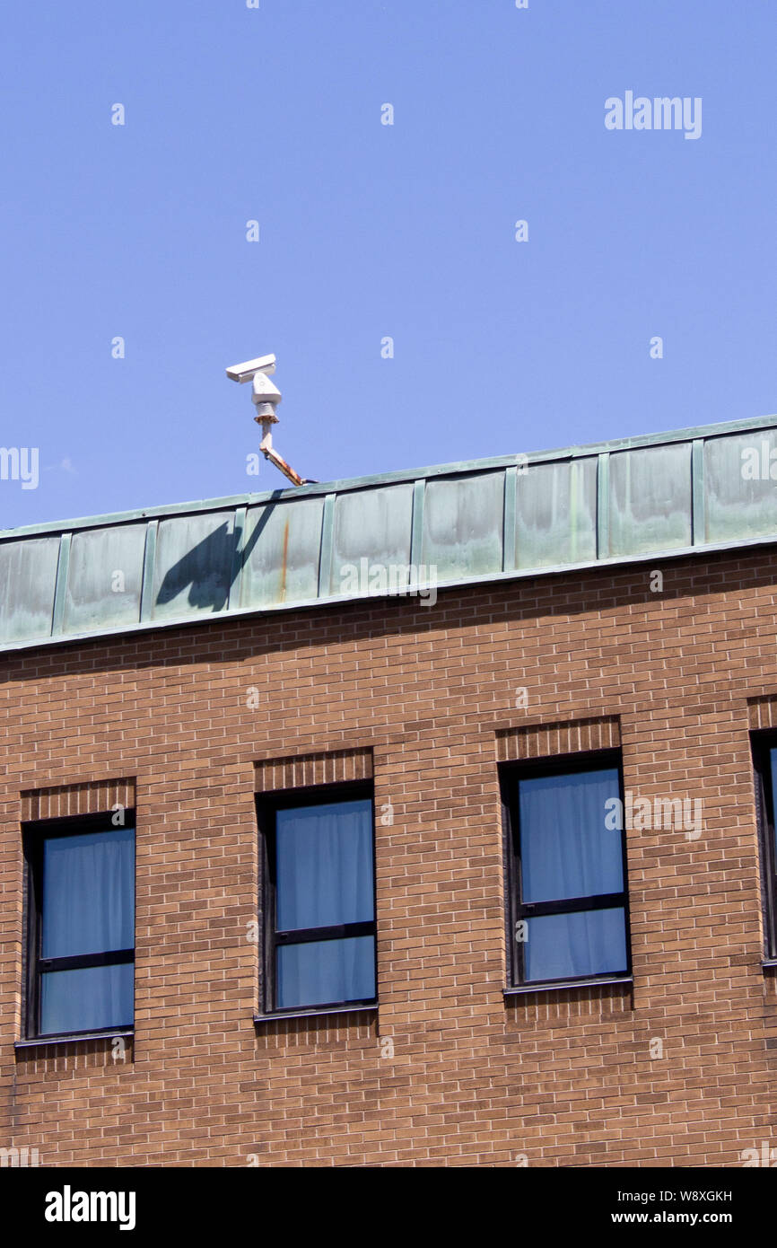 Security camera on building rooftop hi-res stock photography and images ...