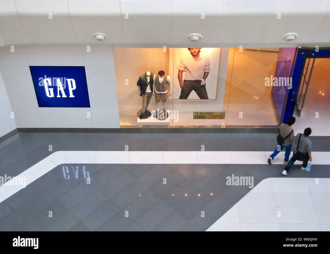 Shopping mall shanghai gap hi-res stock photography and images - Alamy