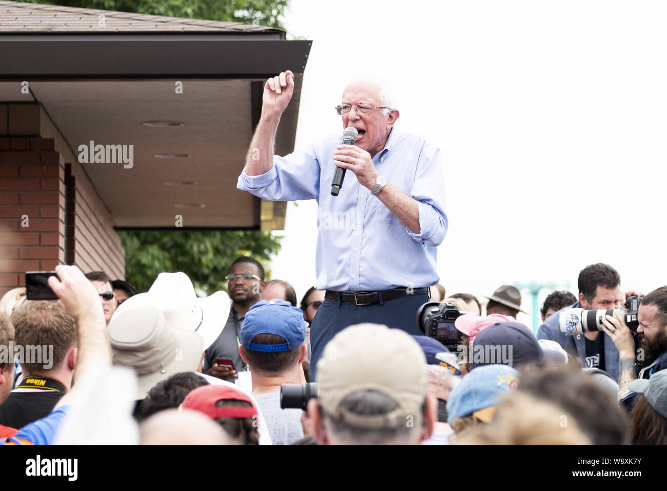 Bernie sanders iowa state fair soapbox hi-res stock photography and ...