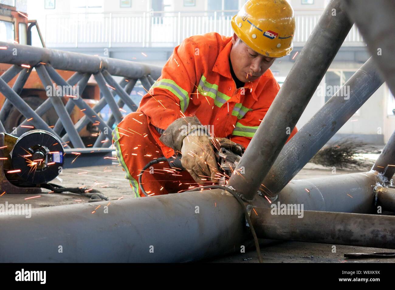 Bank worker hsbc hi-res stock photography and images - Alamy