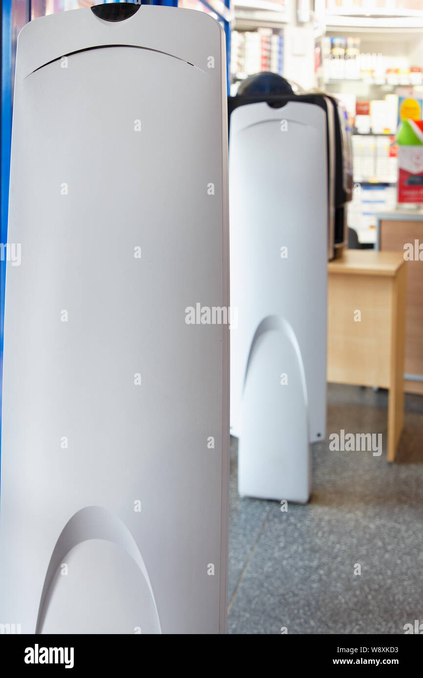 Anti theft detector hi-res stock photography and images - Alamy