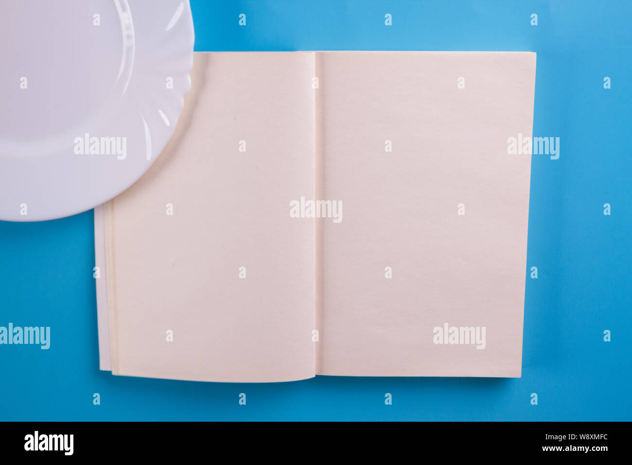 open recipe book with copy space for recipe Stock Photo - Alamy