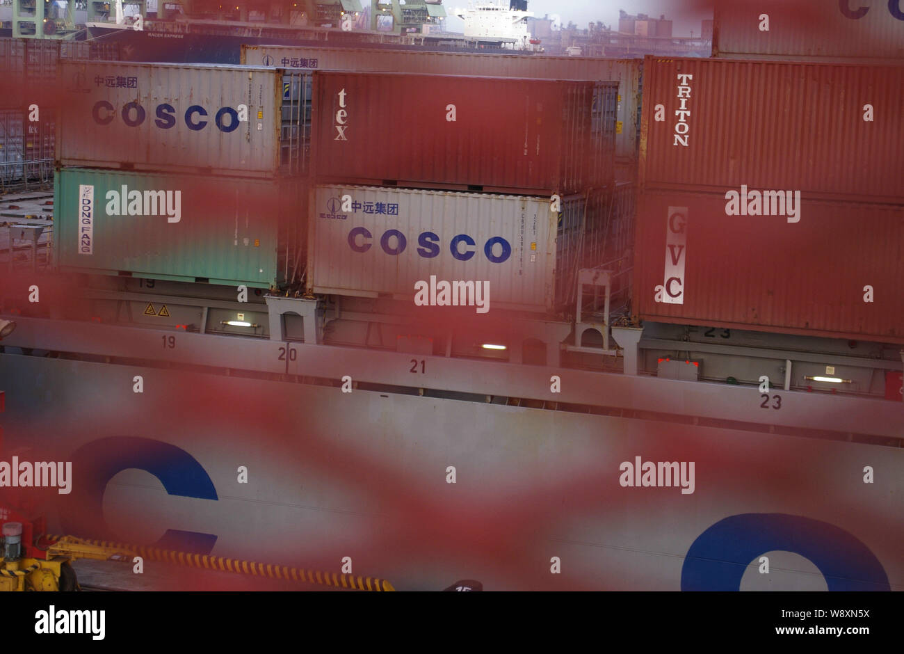 Cosco holdings co hi-res stock photography and images - Alamy