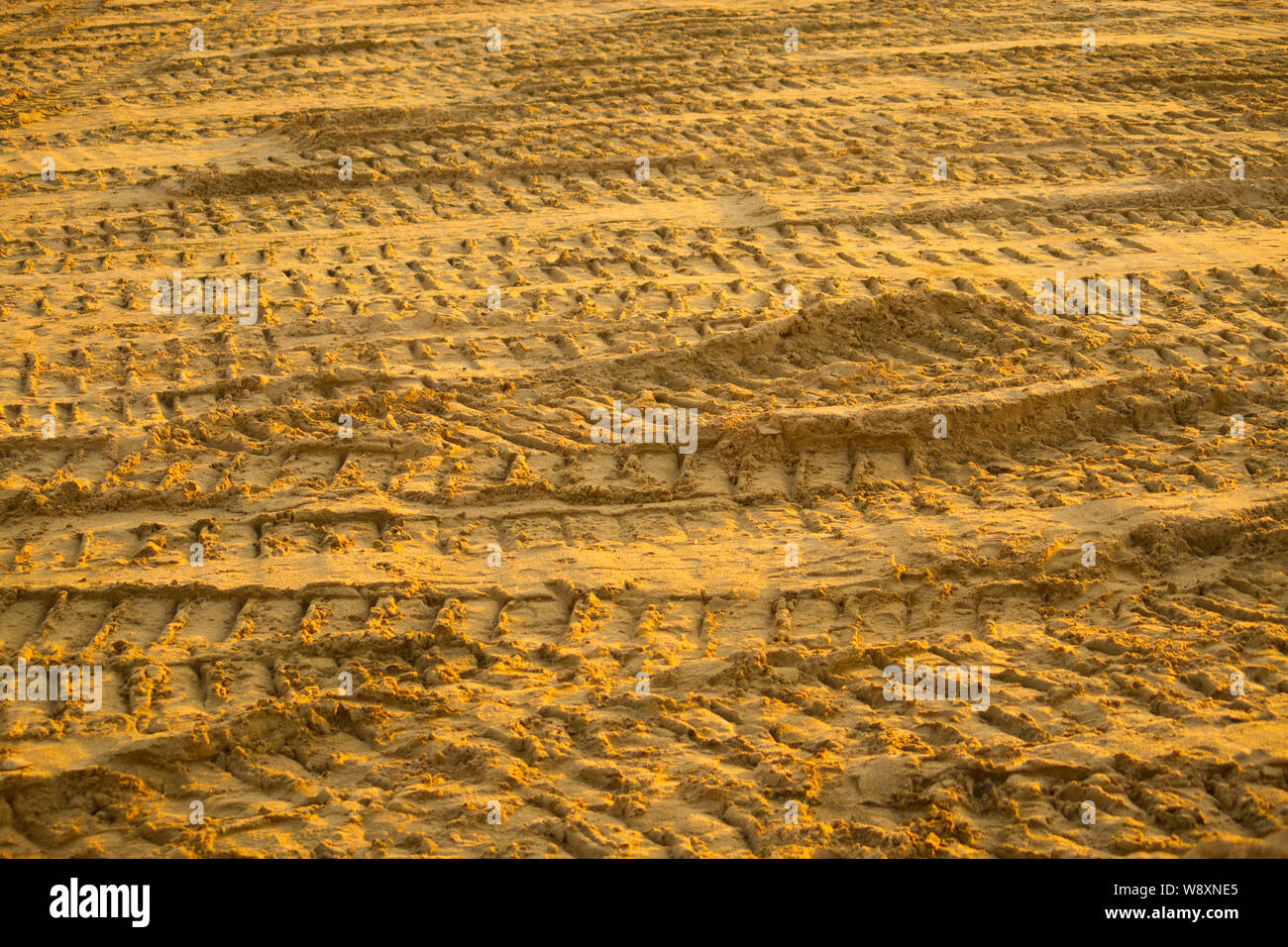 Skid marks in the sand hi-res stock photography and images - Alamy