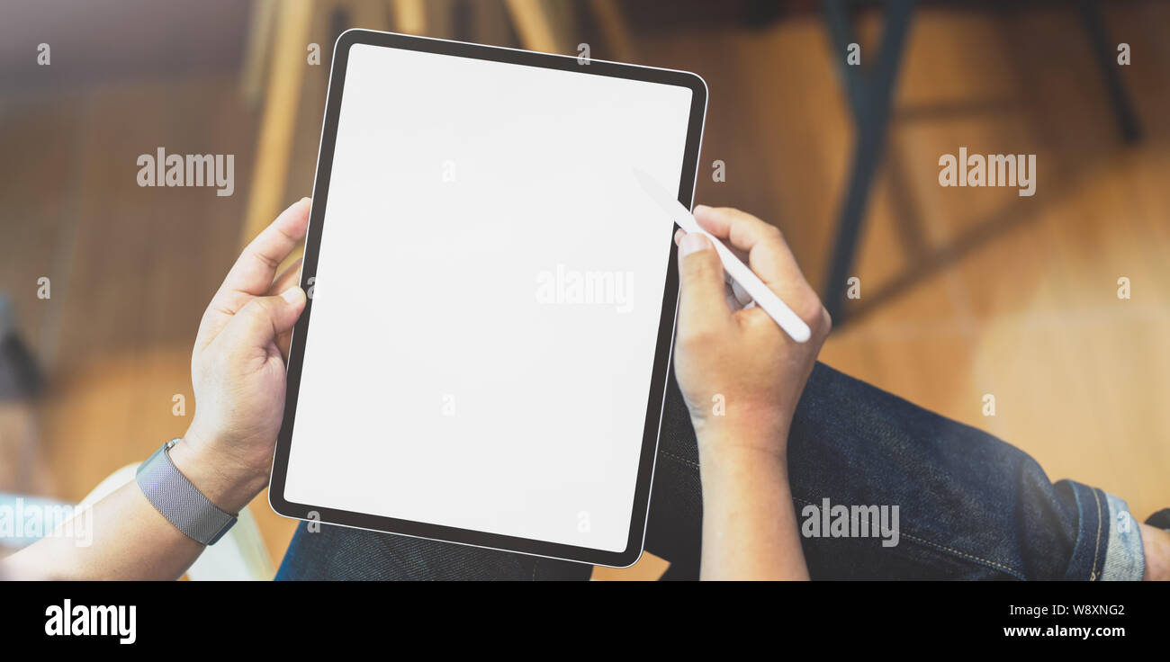 Message editing hi-res stock photography and images - Alamy