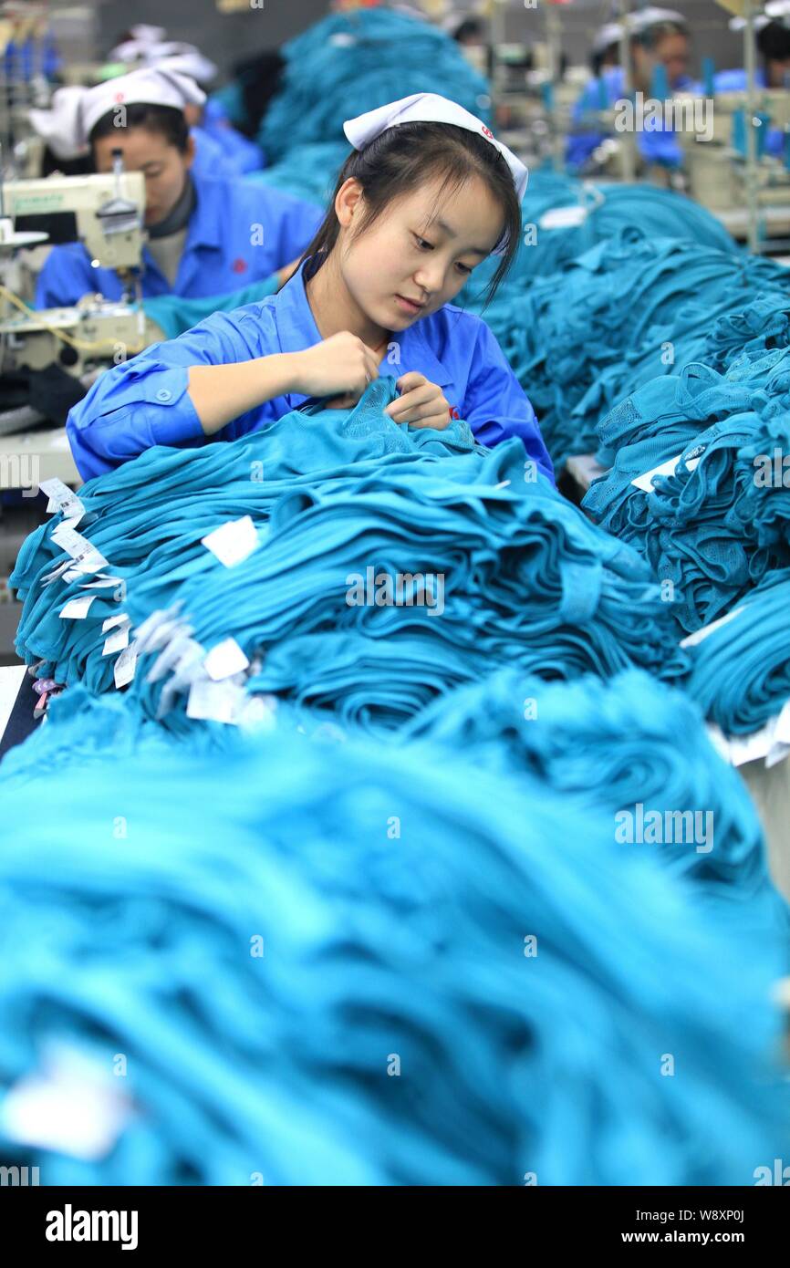 Tee factory hi-res stock photography and images - Alamy