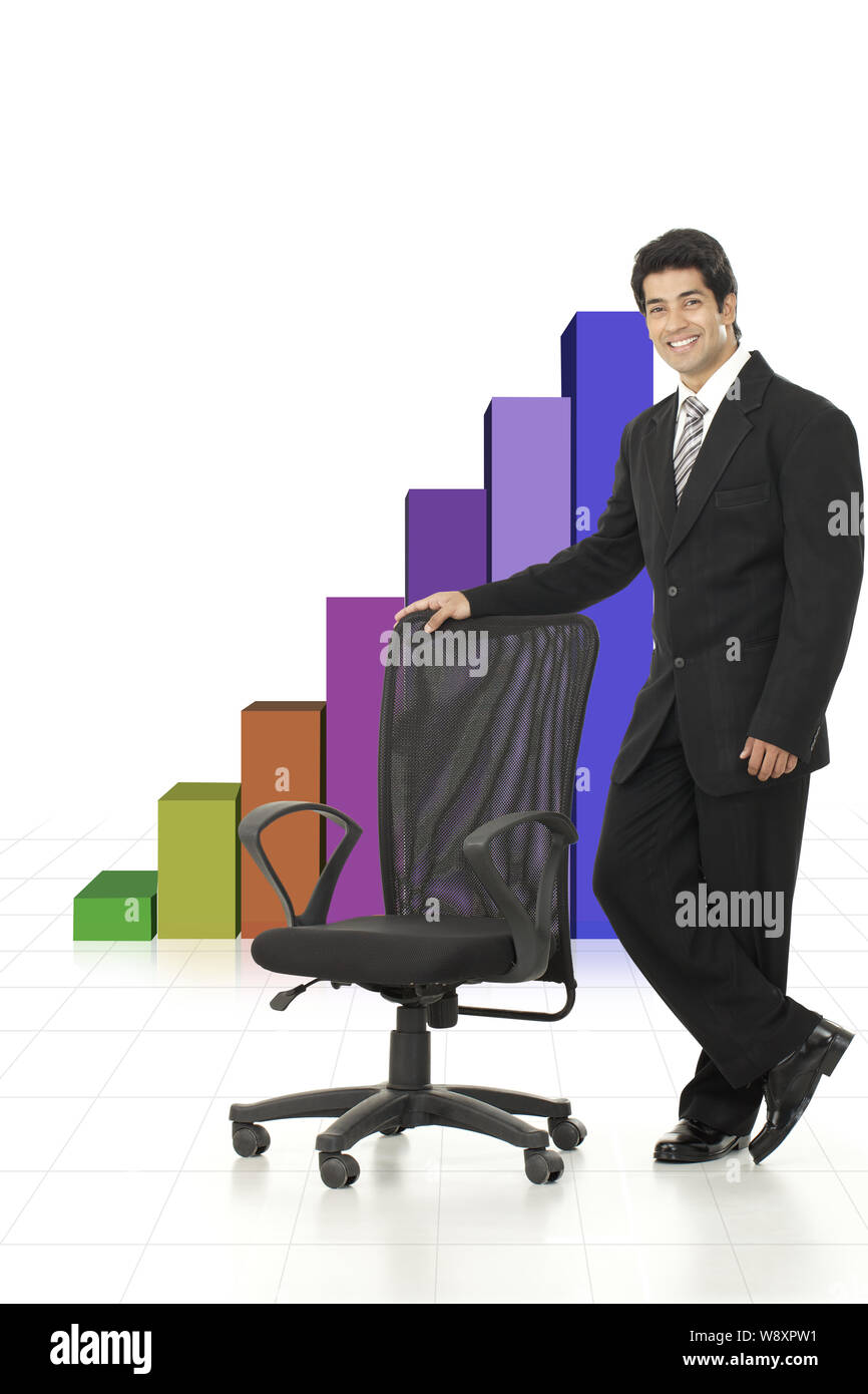 Rising bar graph hi-res stock photography and images - Alamy