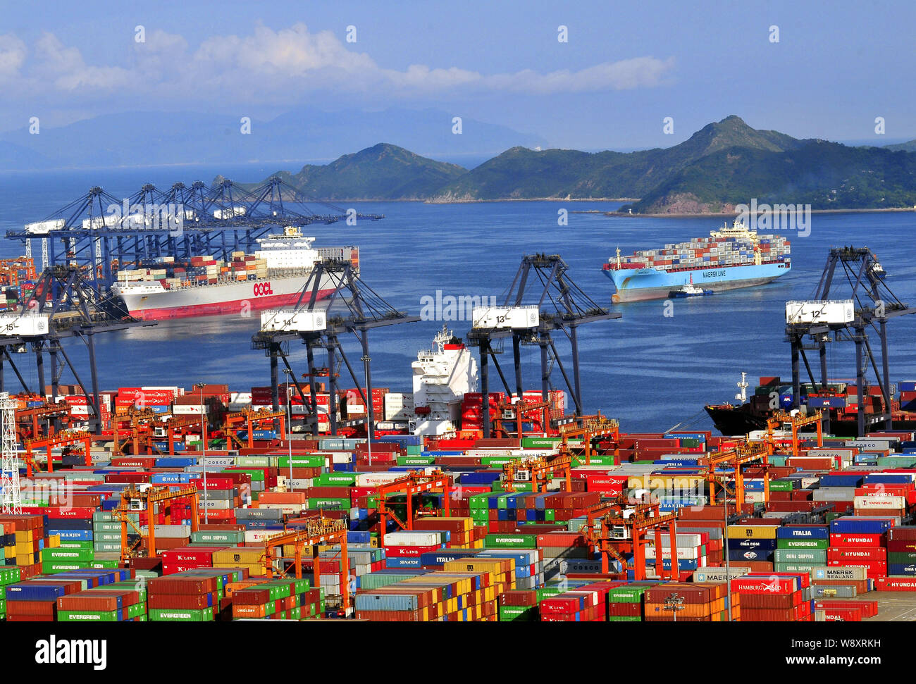 --FILE--A fully-loaded container ship arrives at Yantian International ...