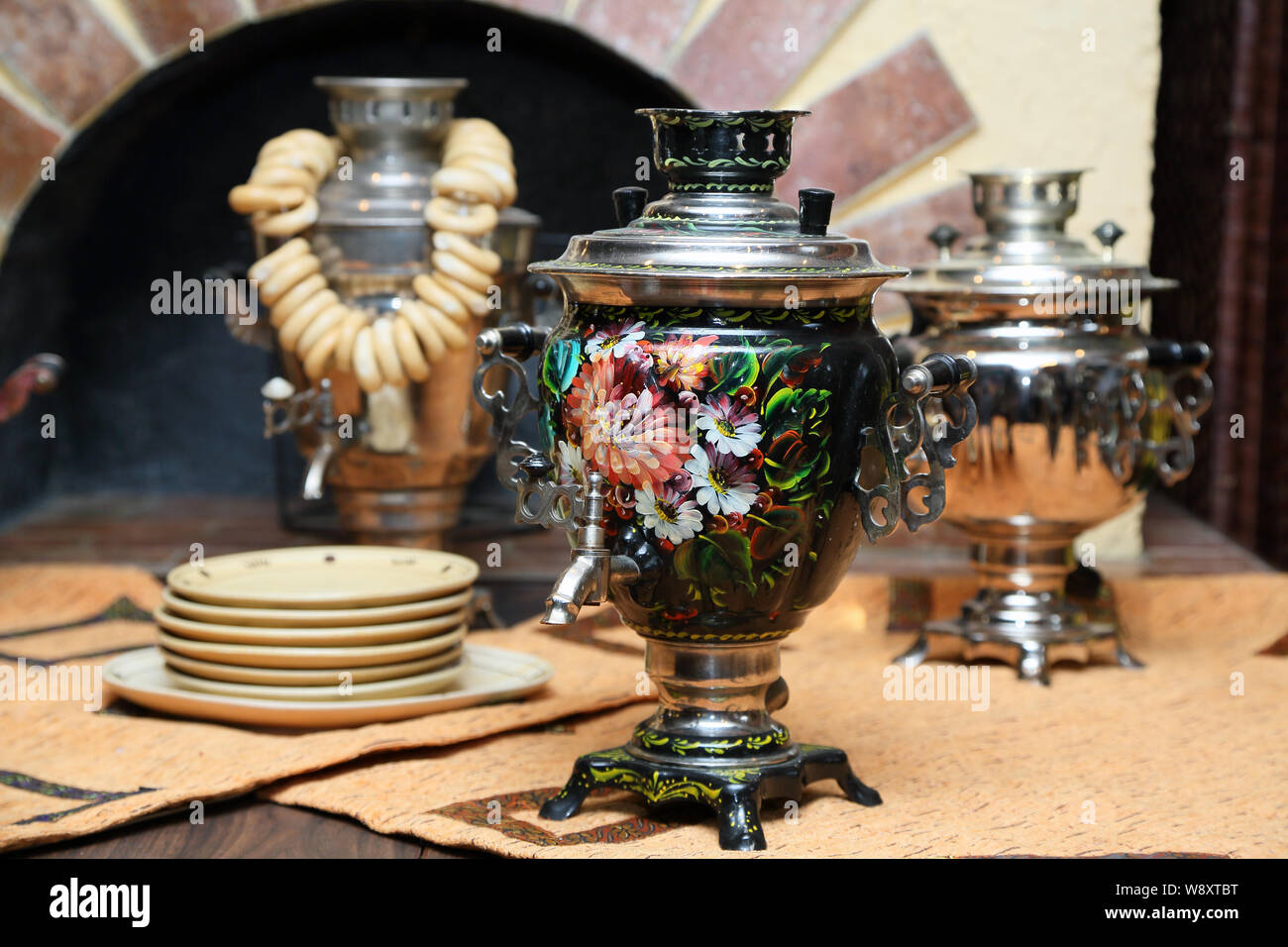 Russian samovar hi-res stock photography and images - Alamy