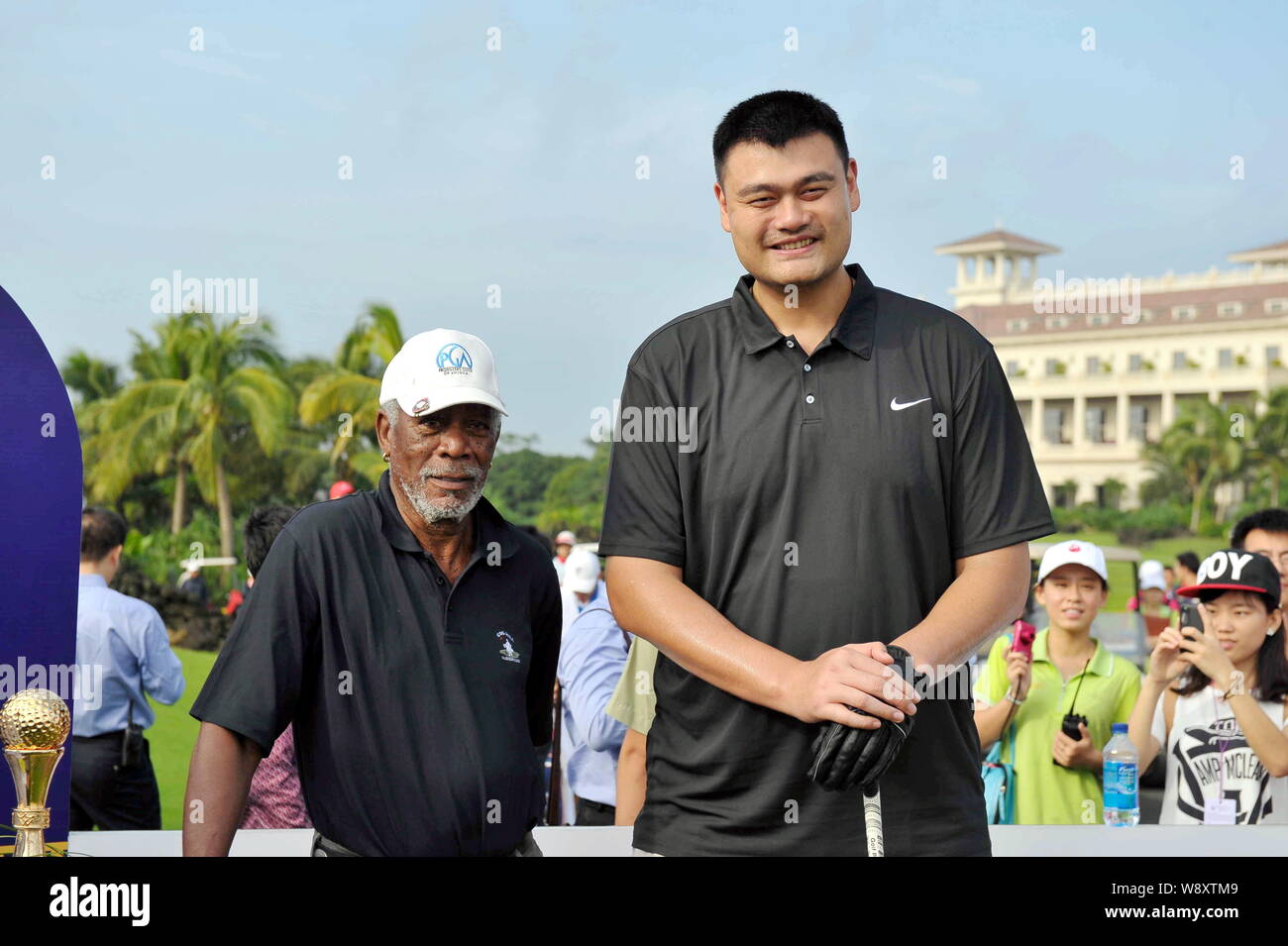 Retired Chinese basketball star Yao Ming, right, and American actor ...