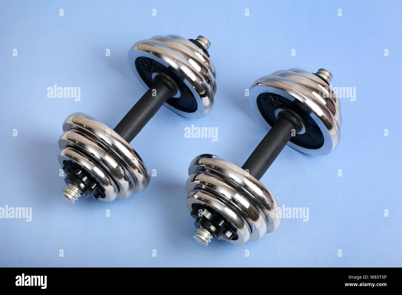 Two large metal heavy hi-res stock photography and images - Alamy