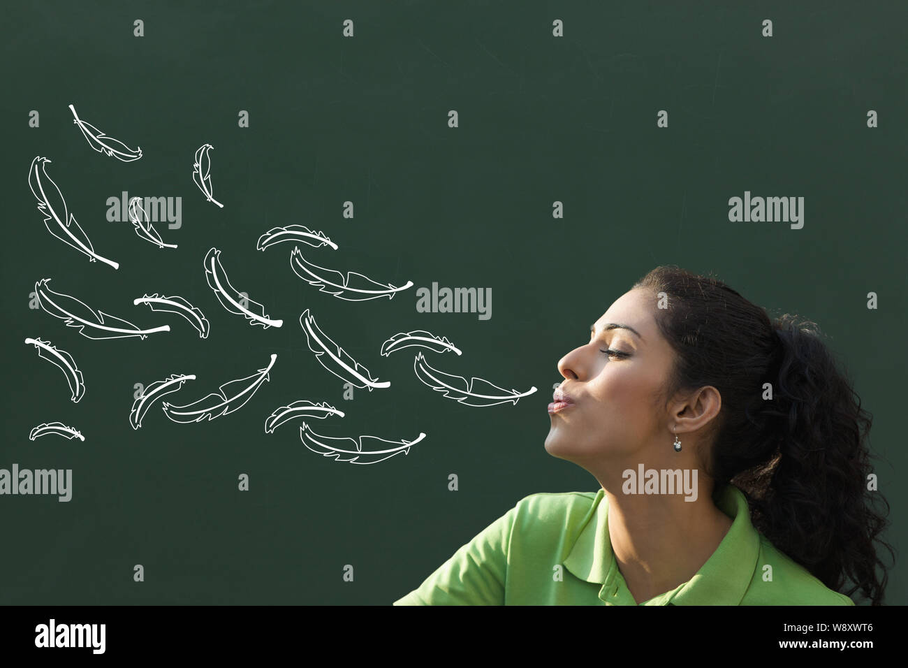 Feather motion hi-res stock photography and images - Alamy