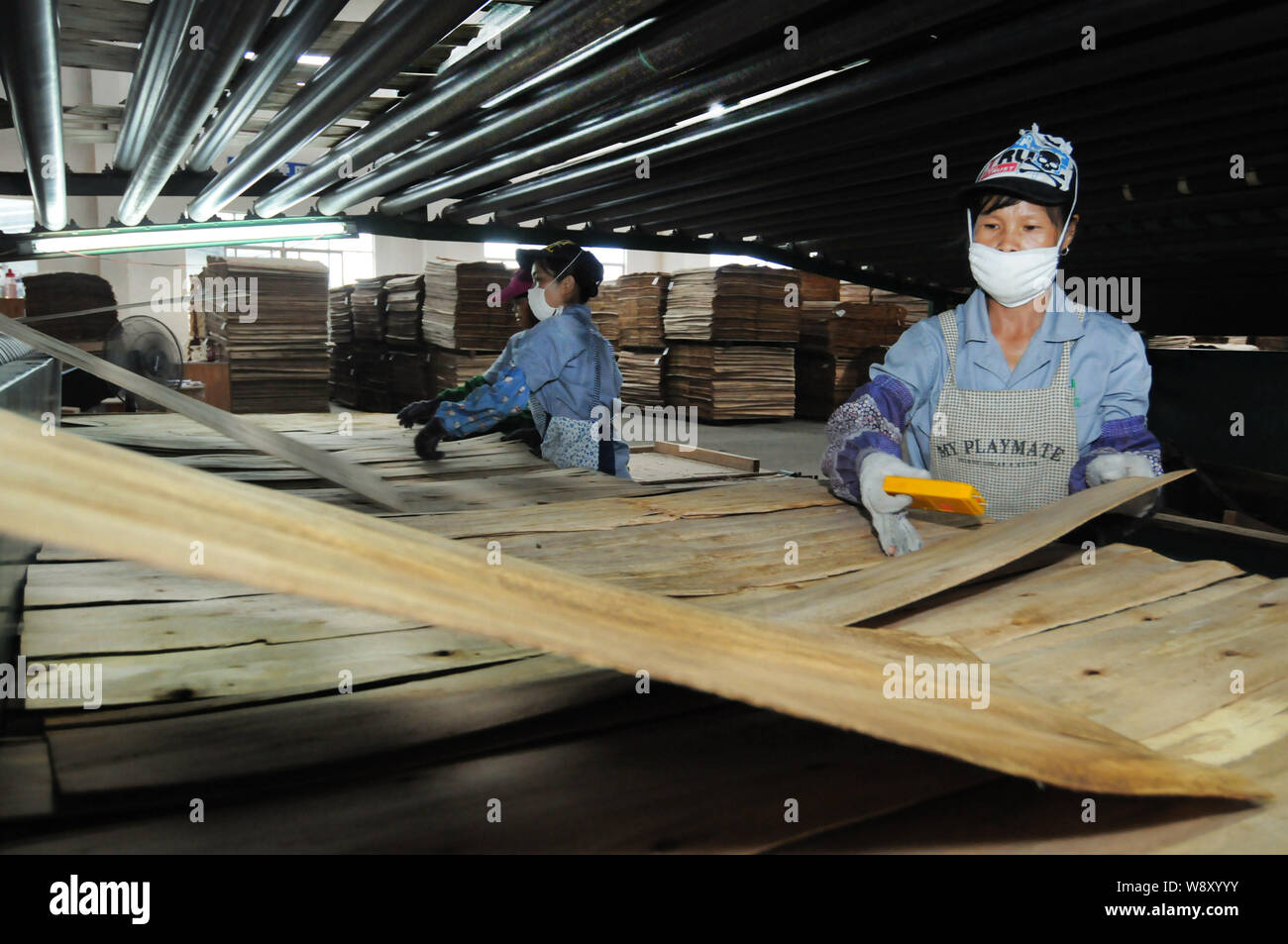 Chinese furniture factory hi-res stock photography and images - Alamy