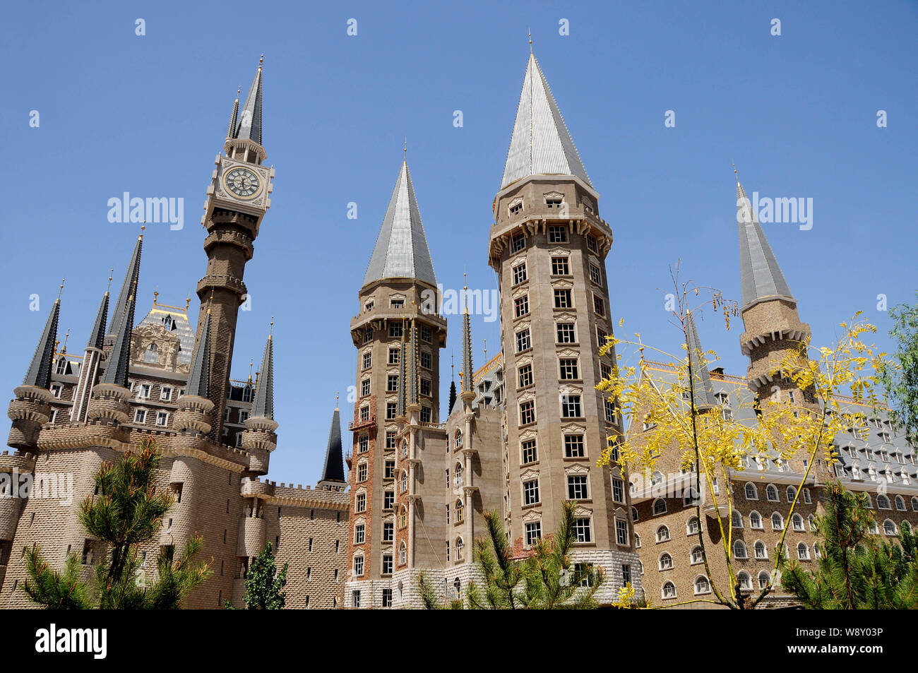 Hogwarts school hi-res stock photography and images - Alamy