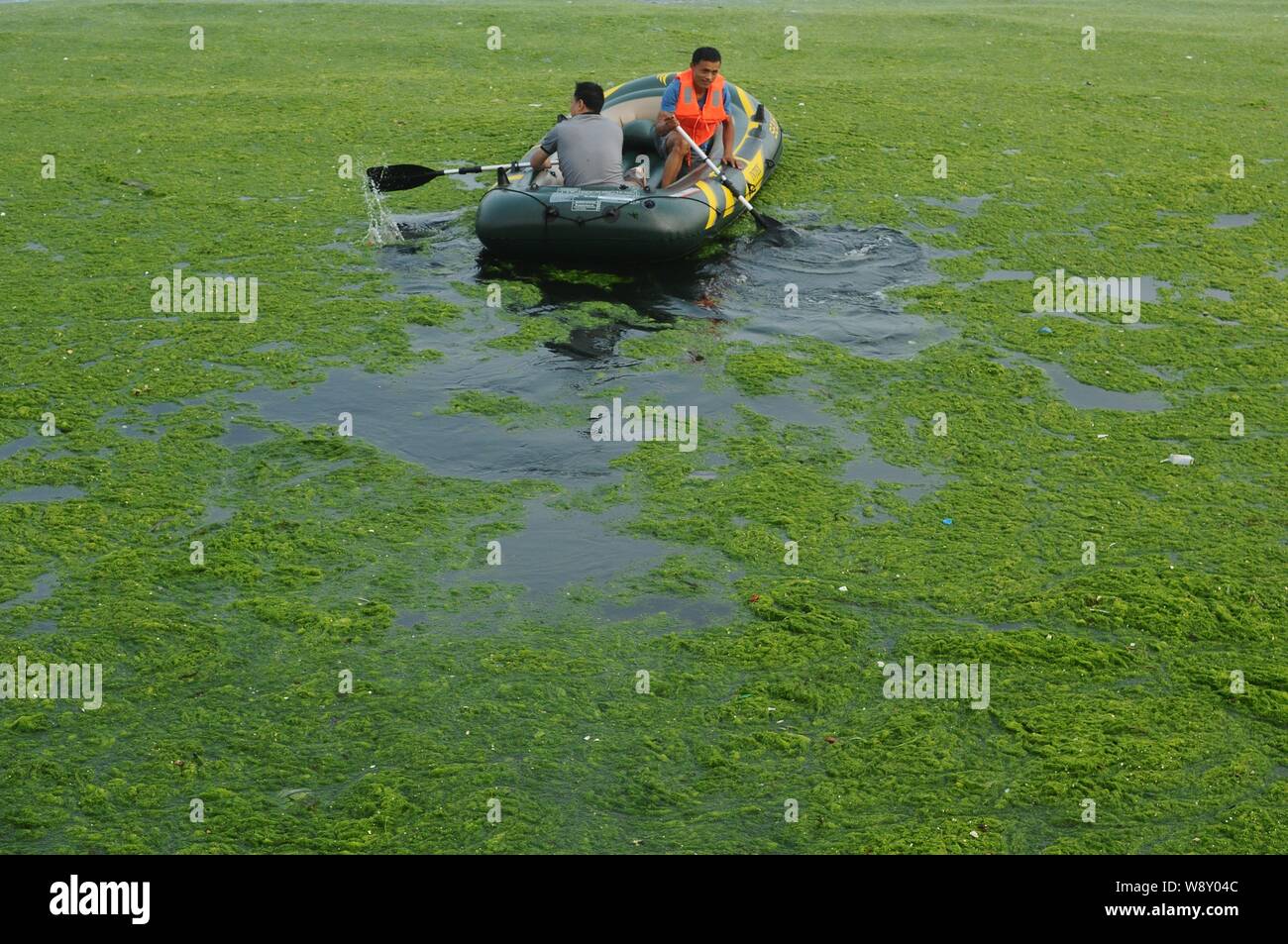 Two men on raft hi-res stock photography and images - Alamy