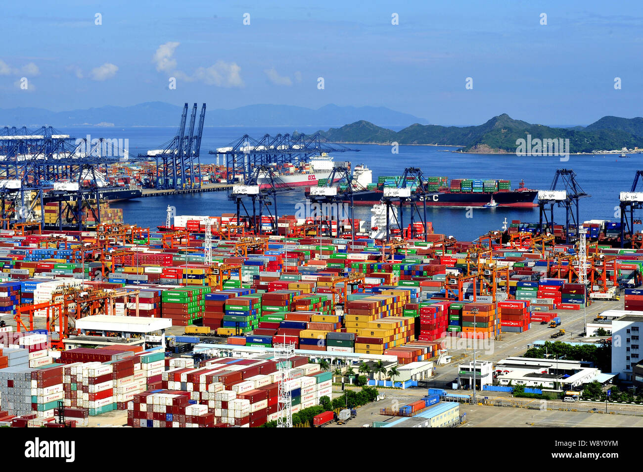 Yantian international port terminal hi-res stock photography and images ...