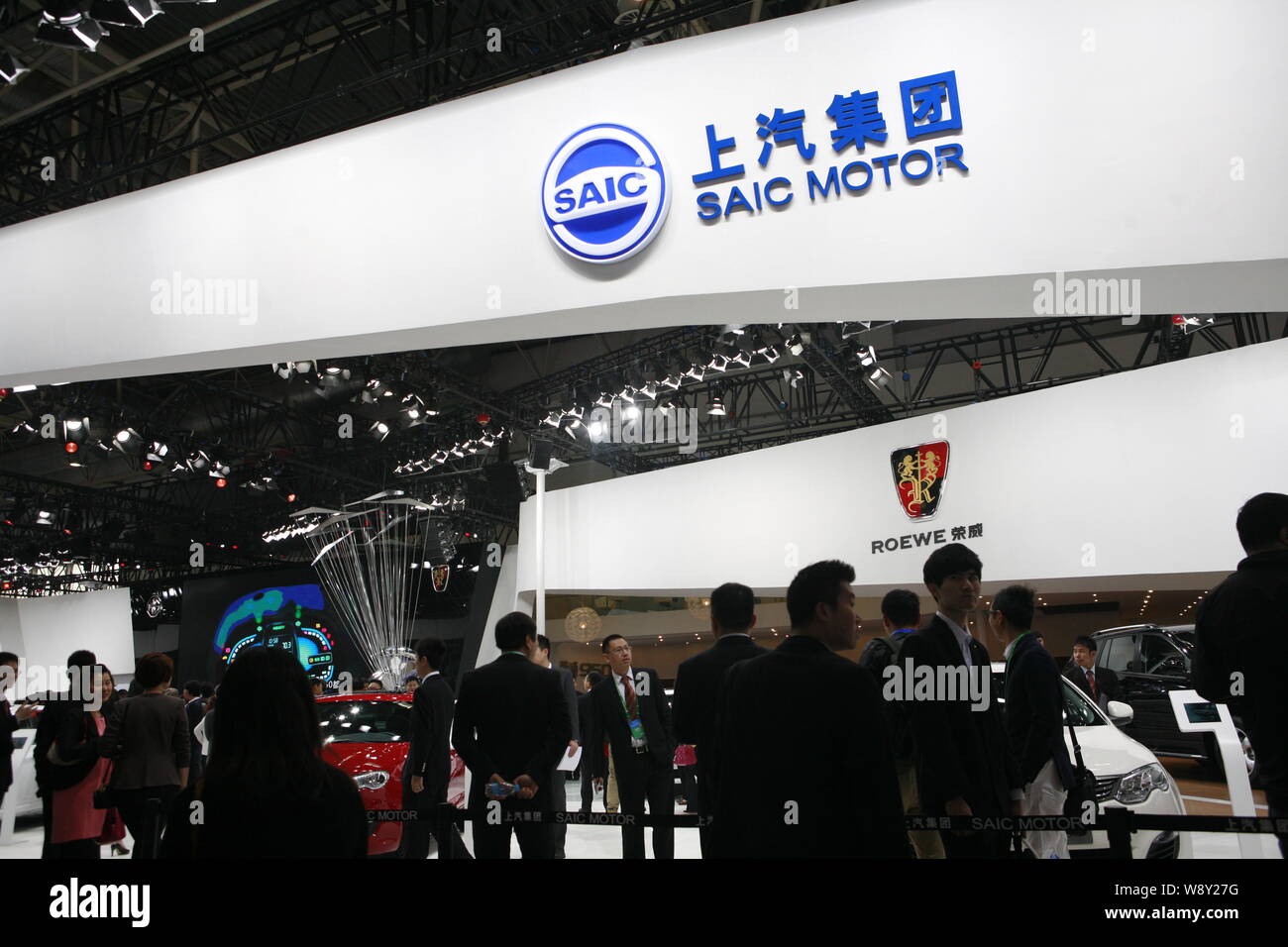 --FILE--People visit the stand of SAIC Motor during the 13th Beijing ...
