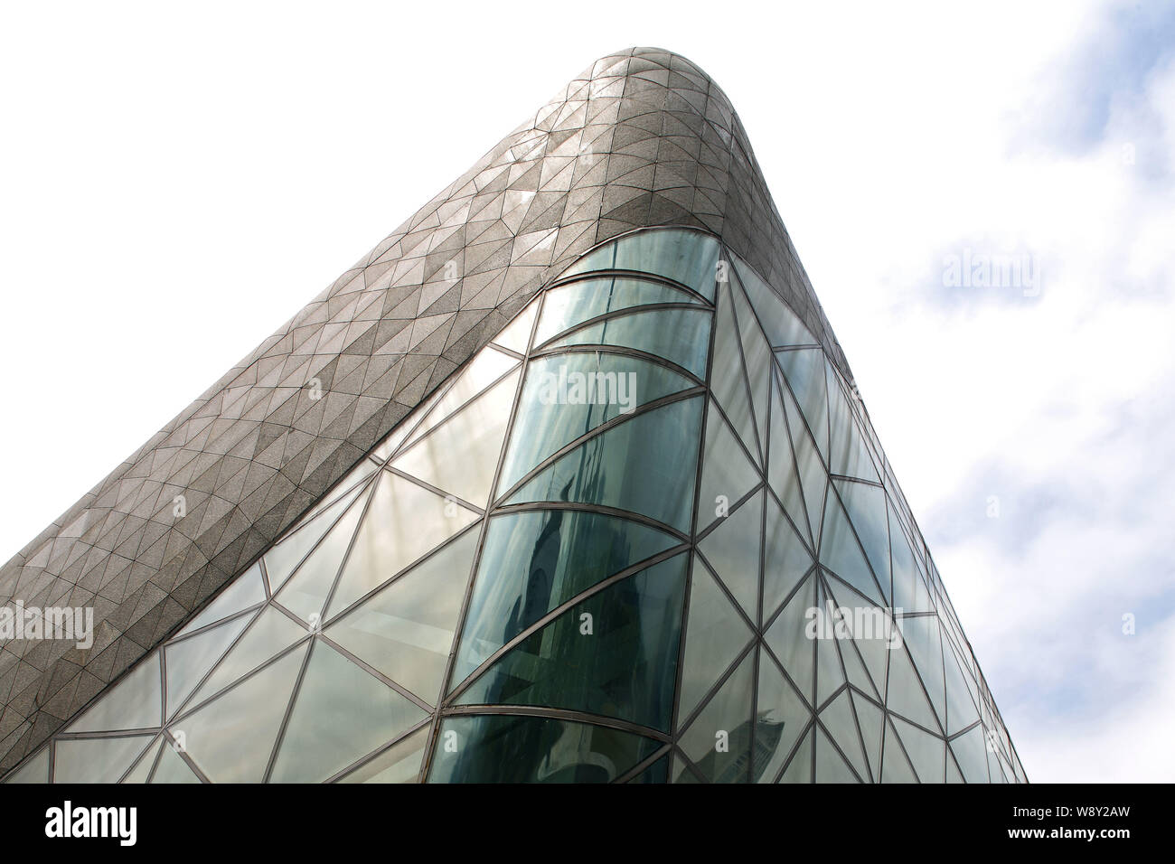 Exterior view of the Guangzhou Opera House in Guangzhou city, south ...