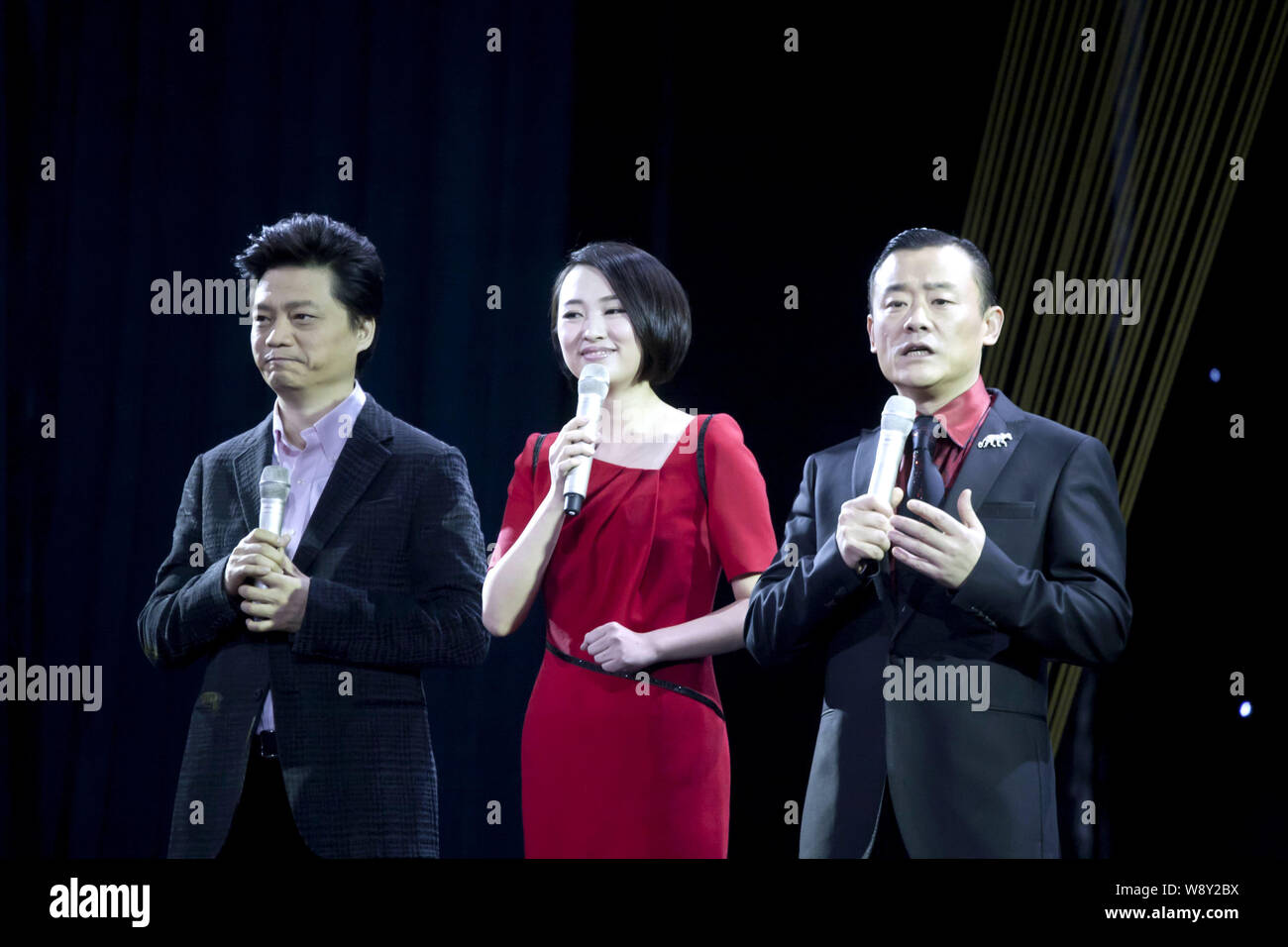 Tv anchor china hi-res stock photography and images - Alamy