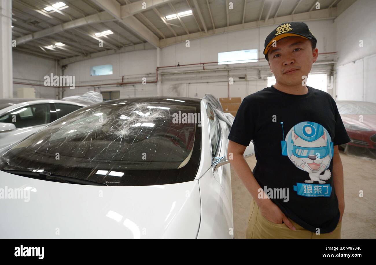 Smashed tesla hi-res stock photography and images - Alamy