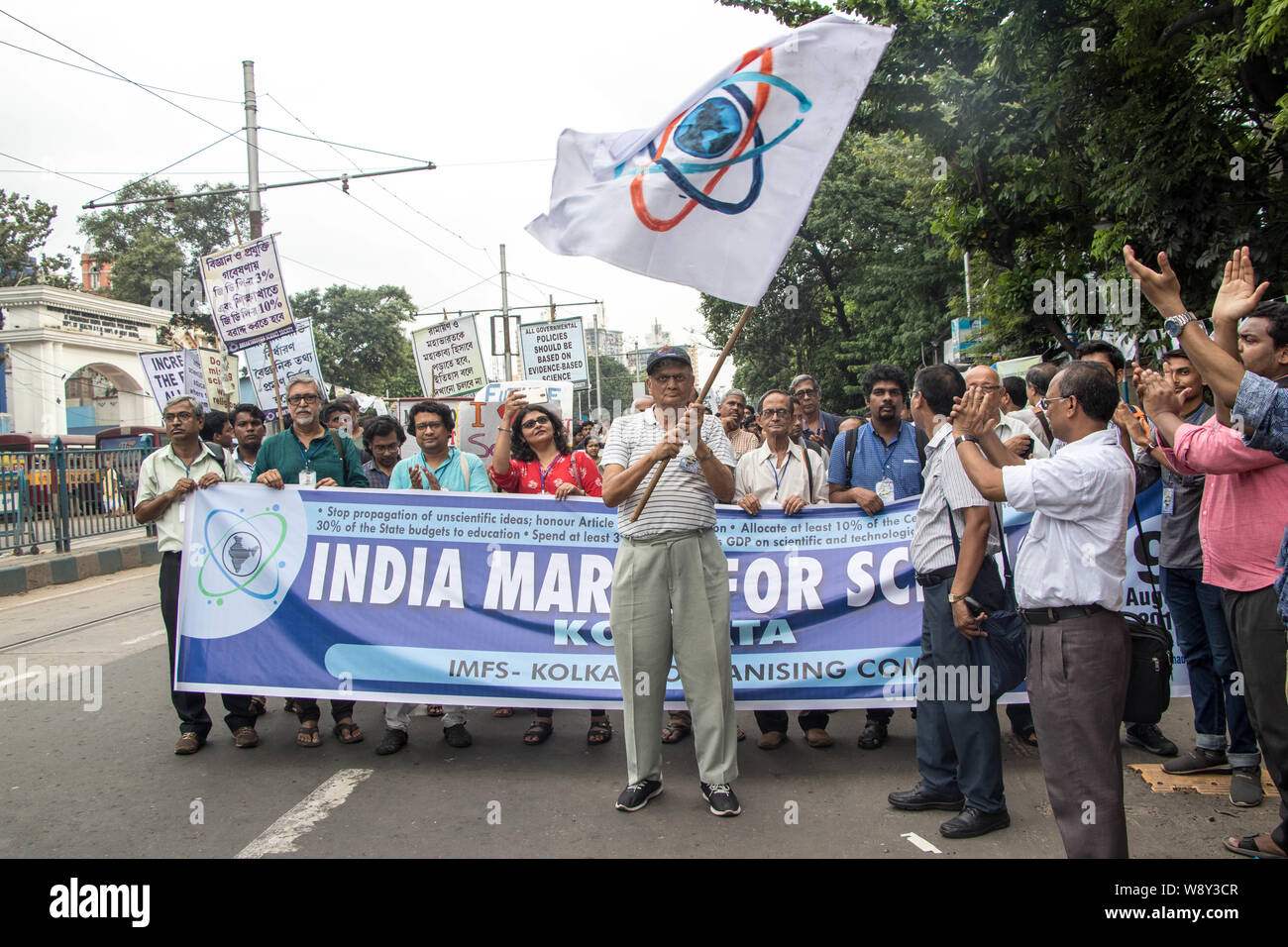 India research community hi-res stock photography and images - Alamy