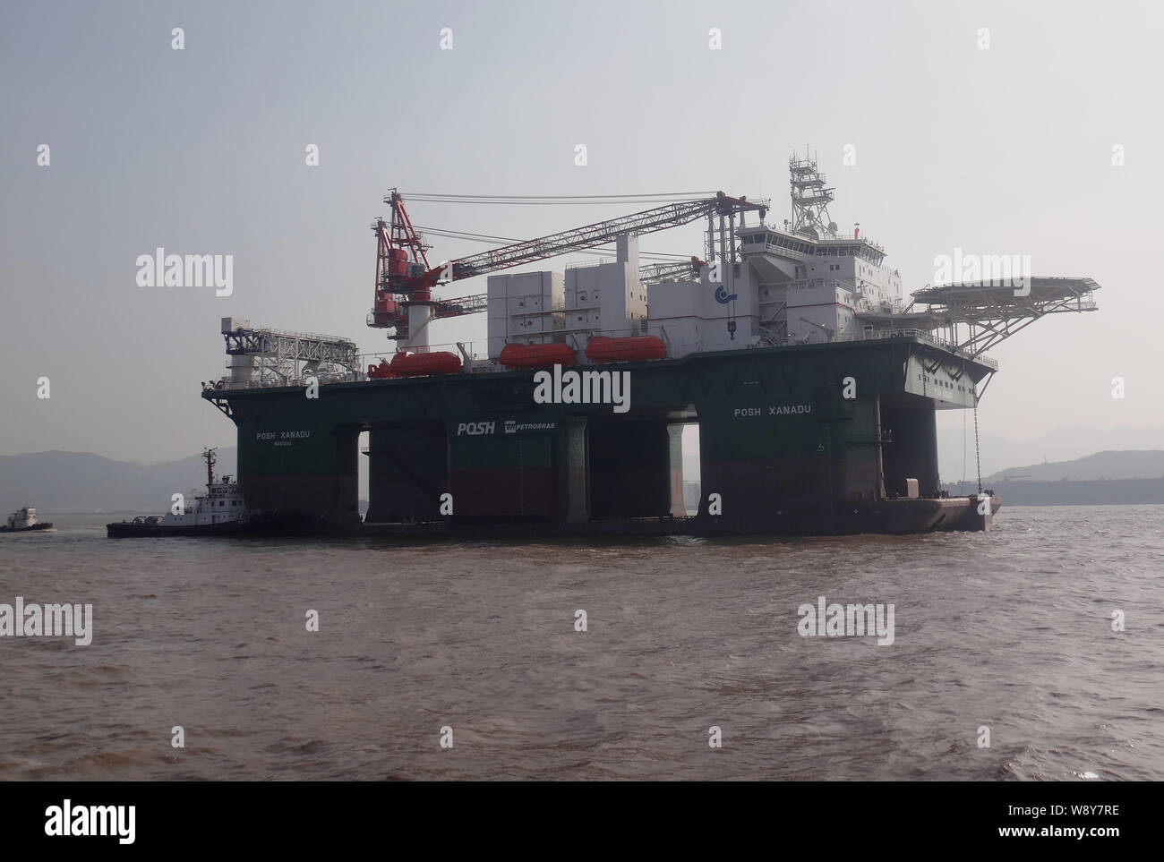 Semi submersible platform hi-res stock photography and images - Alamy