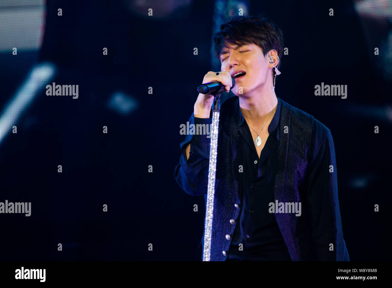 Actor and singer lee min ho hi-res stock photography and images - Alamy