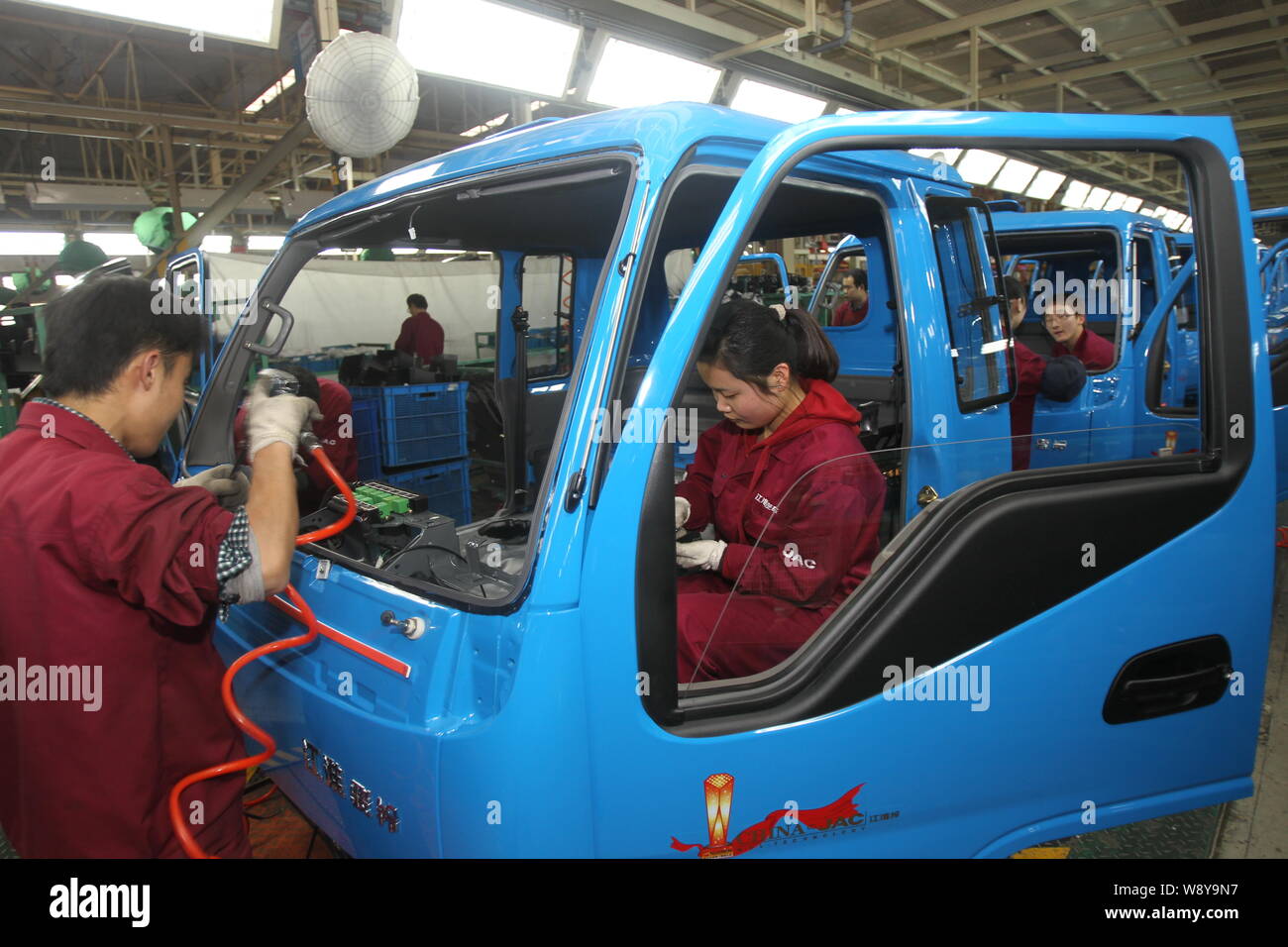 Truck jac hi-res stock photography and images - Alamy
