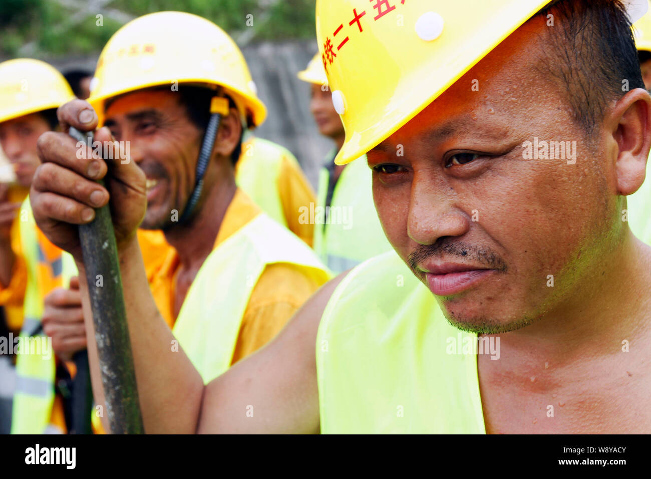 Chinese migrant workers railway hi-res stock photography and images - Alamy