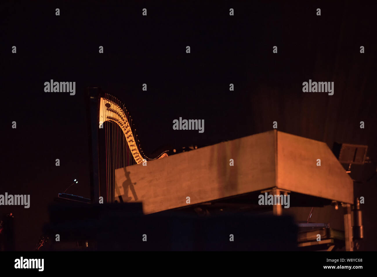 Harp band hi-res stock photography and images - Alamy