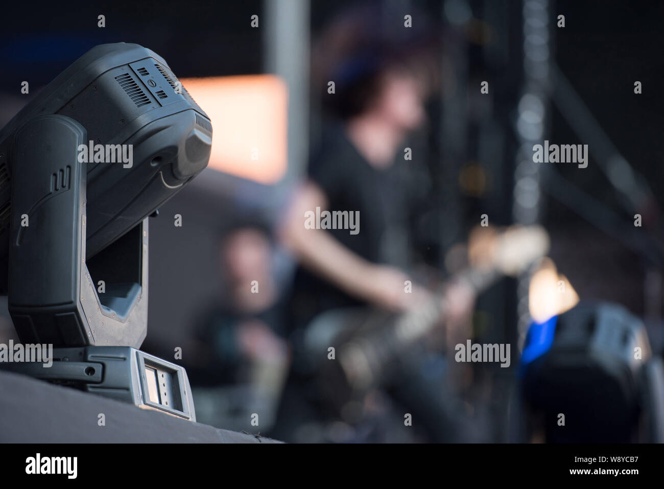 Spotlight moving hi-res stock photography and images - Alamy