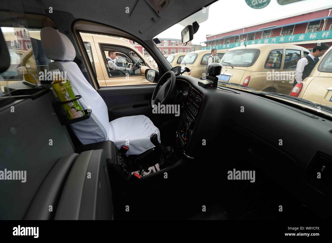 Black cab interior hi-res stock photography and images - Alamy