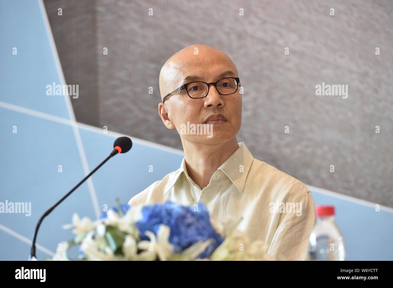 6 sep hi-res stock photography and images - Alamy