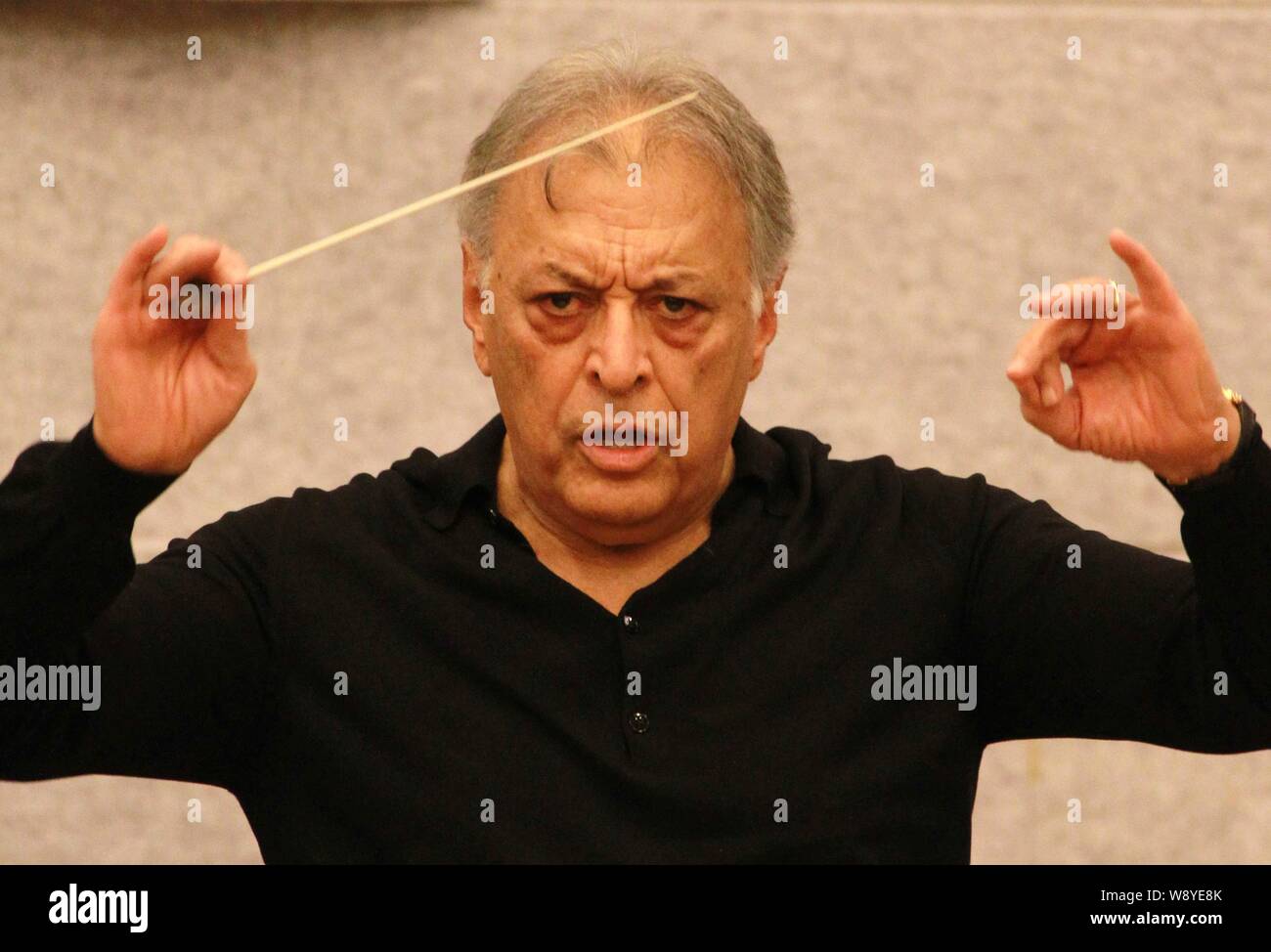 Indian conductor Zubin Mehta performs during a rehearsal of his New ...