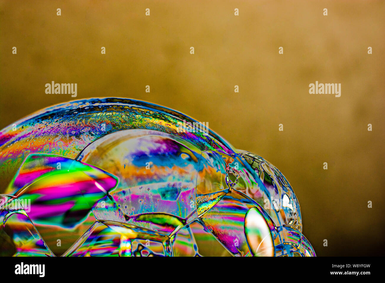 Air bubbles inside water base form patterns Stock Photo - Alamy
