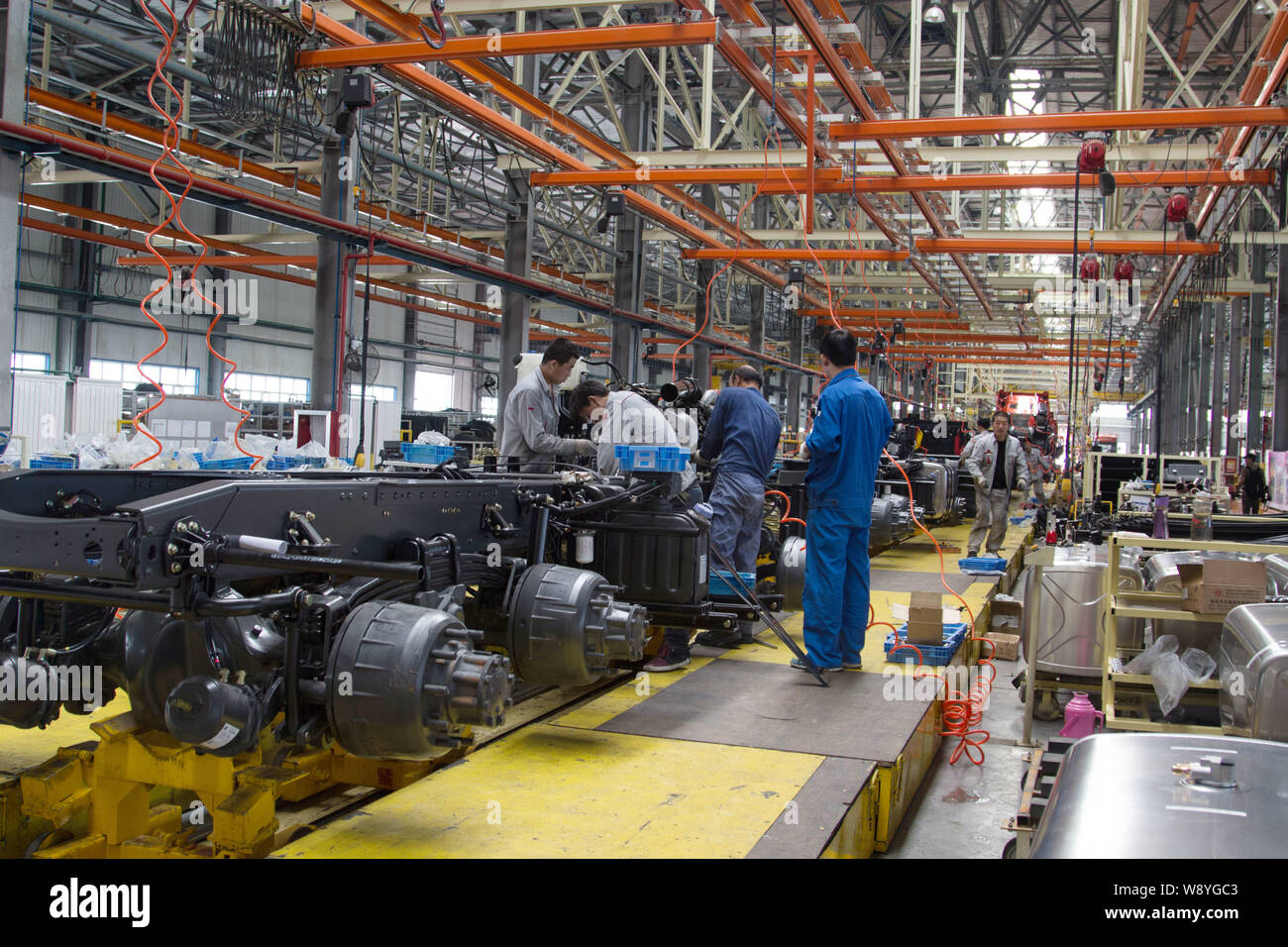Commercial vehicle manufacturing hi-res stock photography and images ...