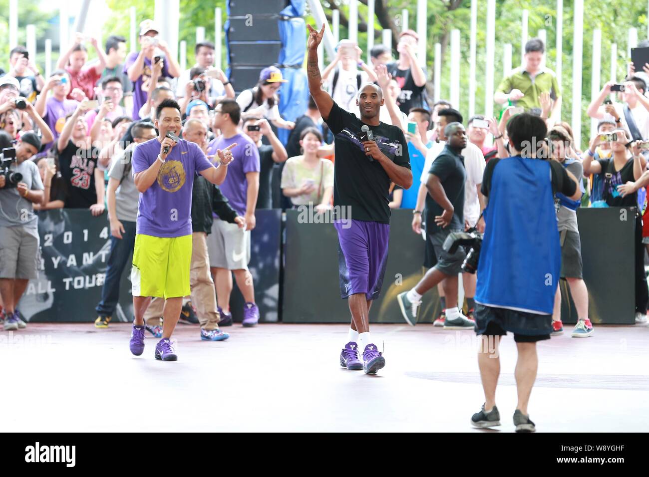 Kobe bryant 2014 hi-res stock photography and images - Alamy
