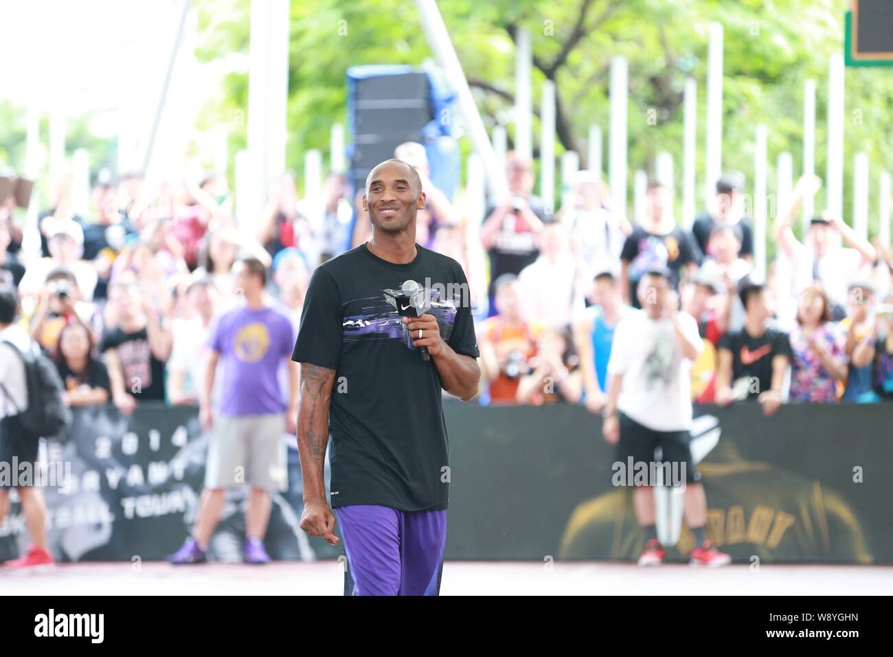Kobe bryant 2014 hi-res stock photography and images - Alamy