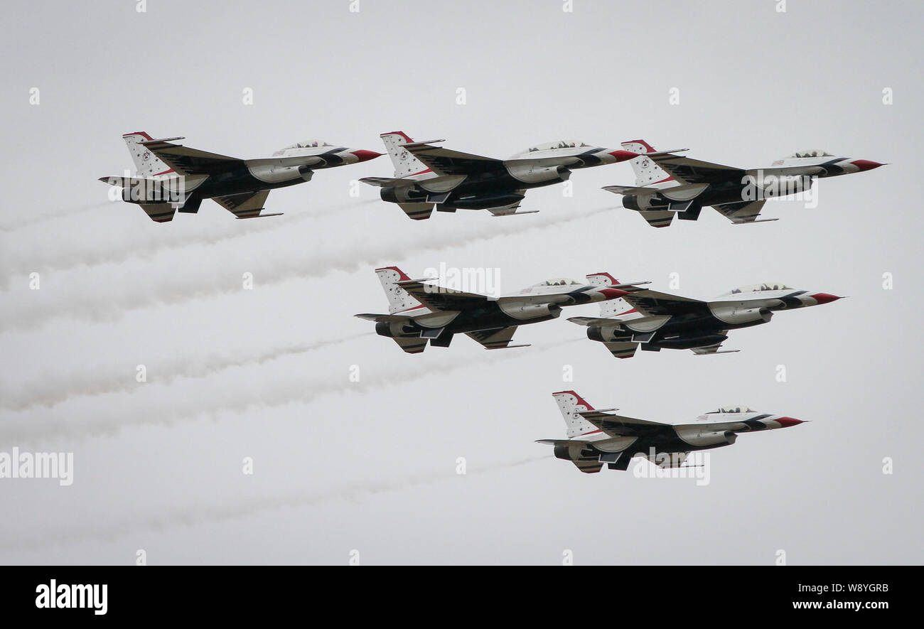 Thunderbirds pilots hi-res stock photography and images - Alamy