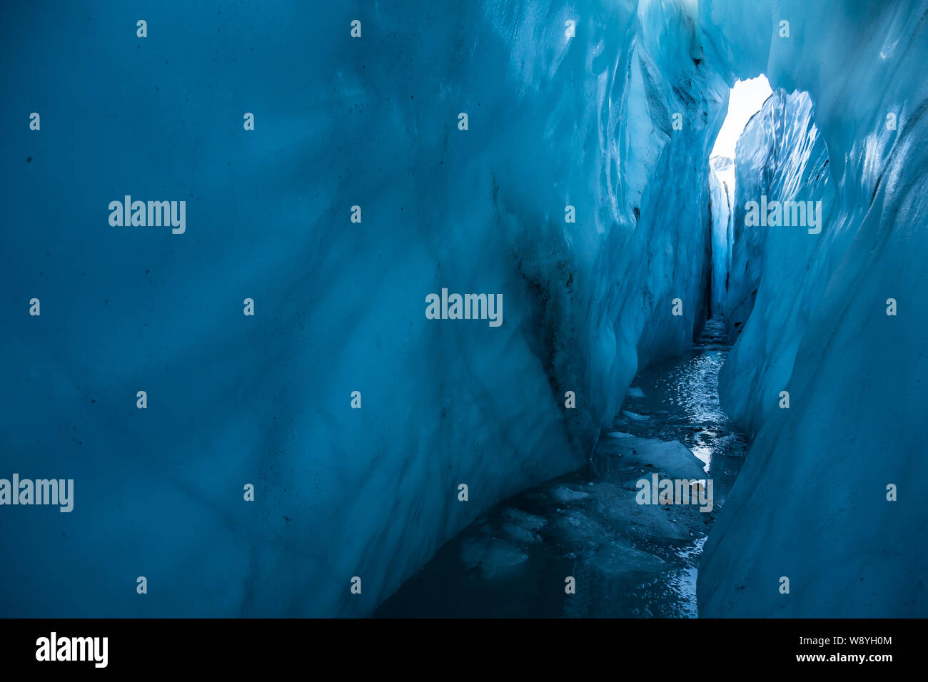 Deep snow on a glacier hi-res stock photography and images - Alamy