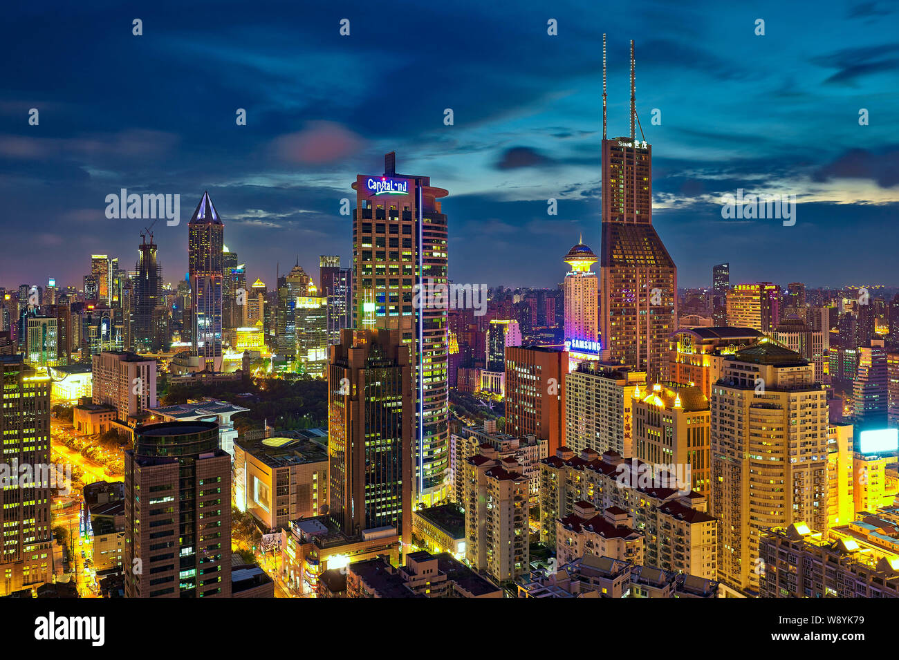 Night view of residential apartment buildings and high-rise buildings ...