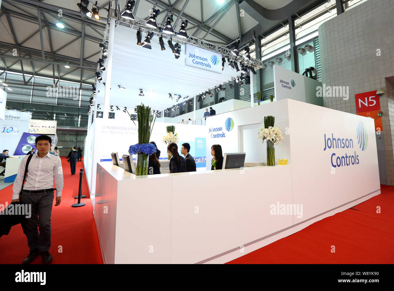 Johnson controls hi-res stock photography and images - Alamy