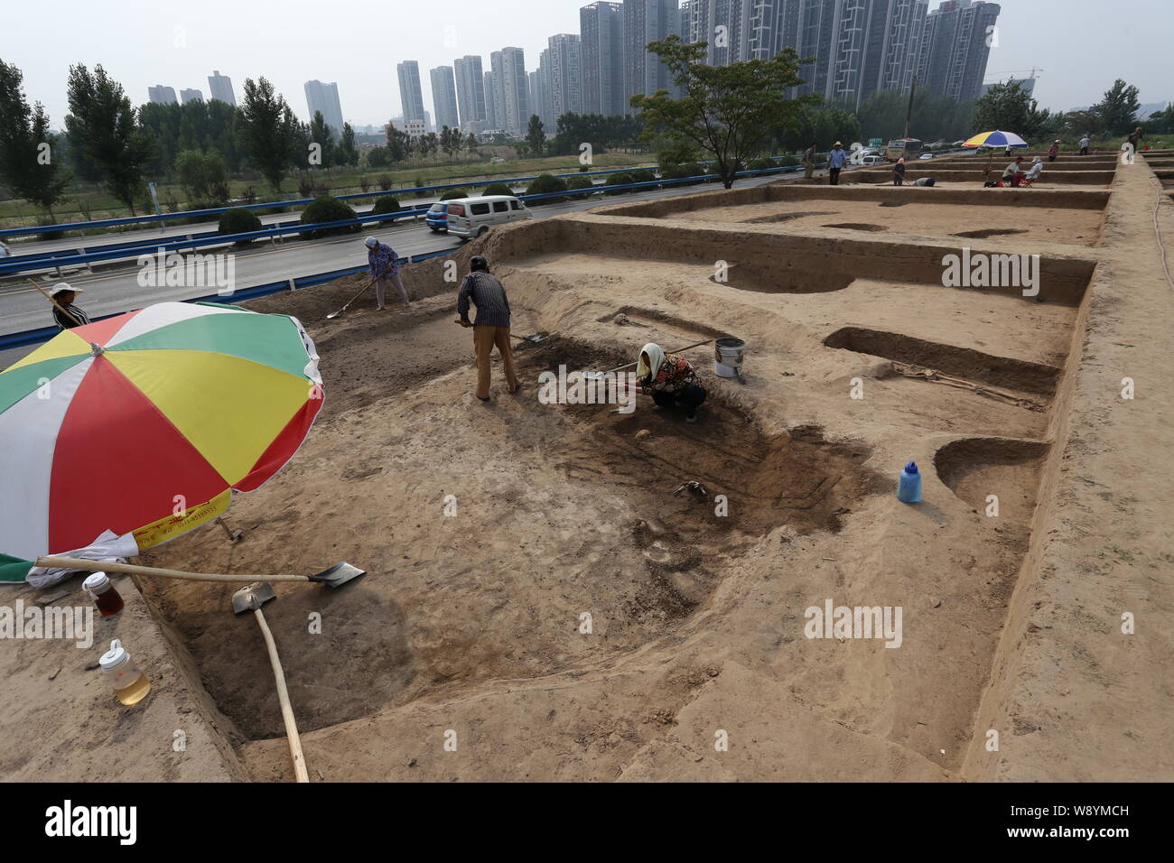 China neolithic site hi-res stock photography and images - Alamy