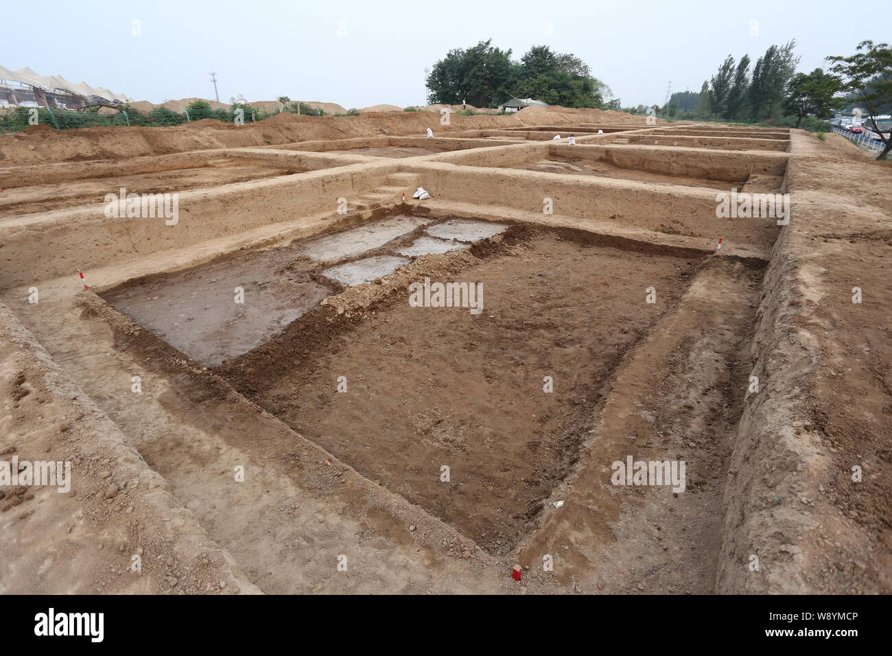 China neolithic site hi-res stock photography and images - Alamy