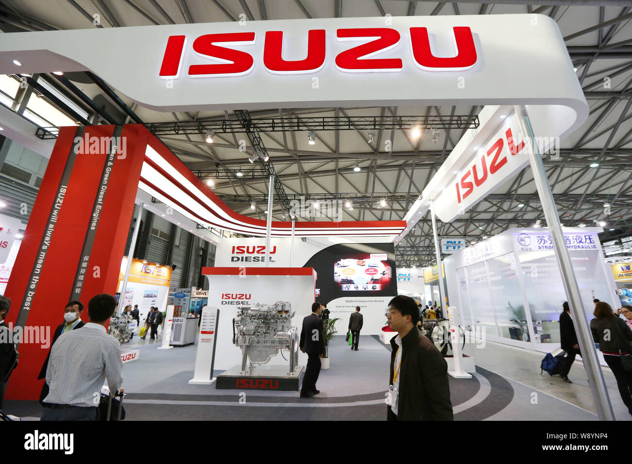 Isuzu vehicle hi-res stock photography and images - Alamy